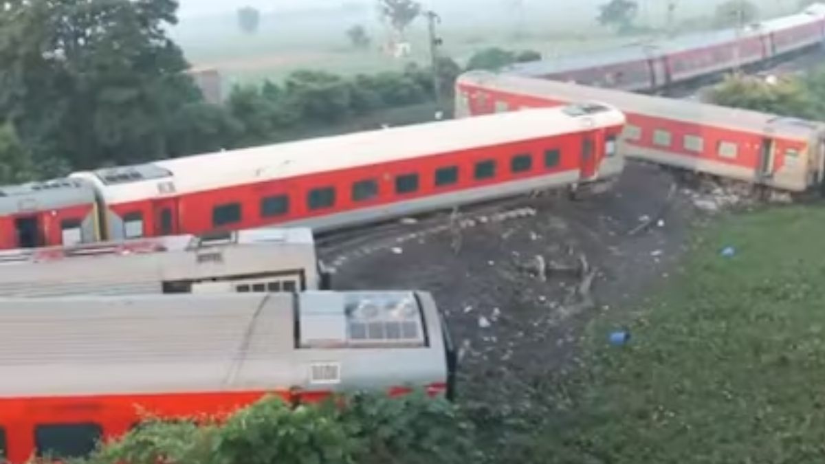 Bihar Train Derailment: 4 Dead, Over 70 Injured After North-East Express Derails Near Buxar